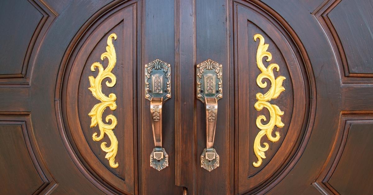 Decorate Your Doors with Decor Handles' Door Handles