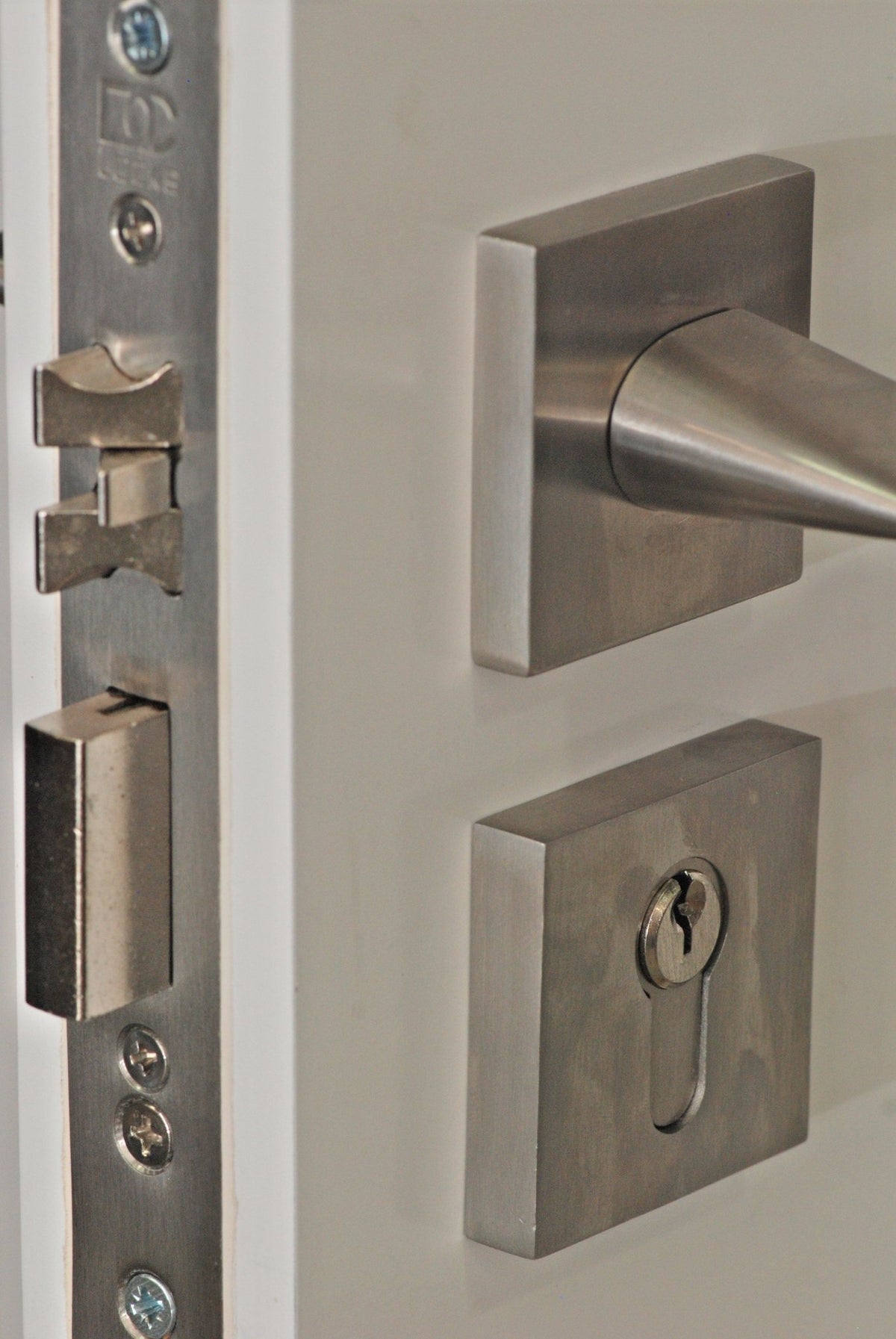 Which Door Locks to choose with your Door Handle - A Guide